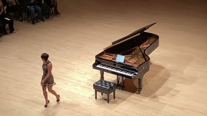 Yuja Wang Stuns Carnegie Hall with a Mesmerizing Performance—A Dazzling Display of Virtuosity ...