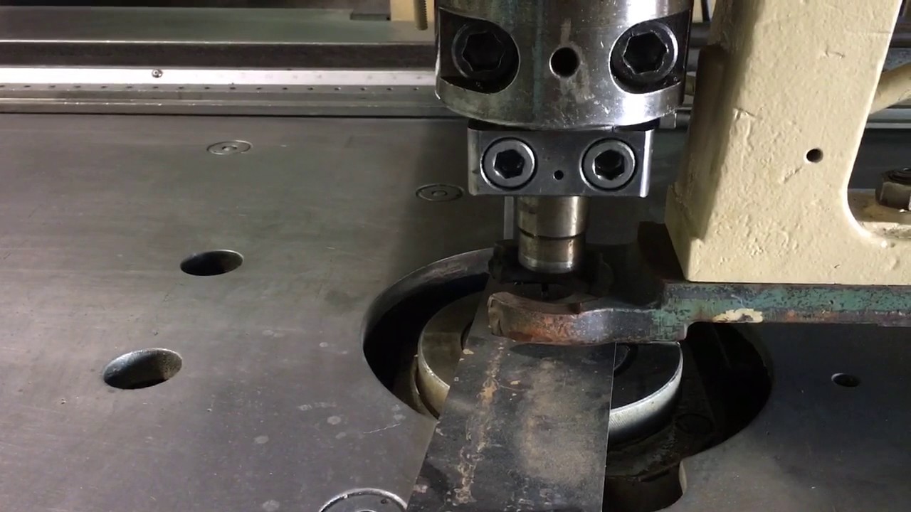 W.A. Whitney Hydraulic Single Station Fabricator - YouTube