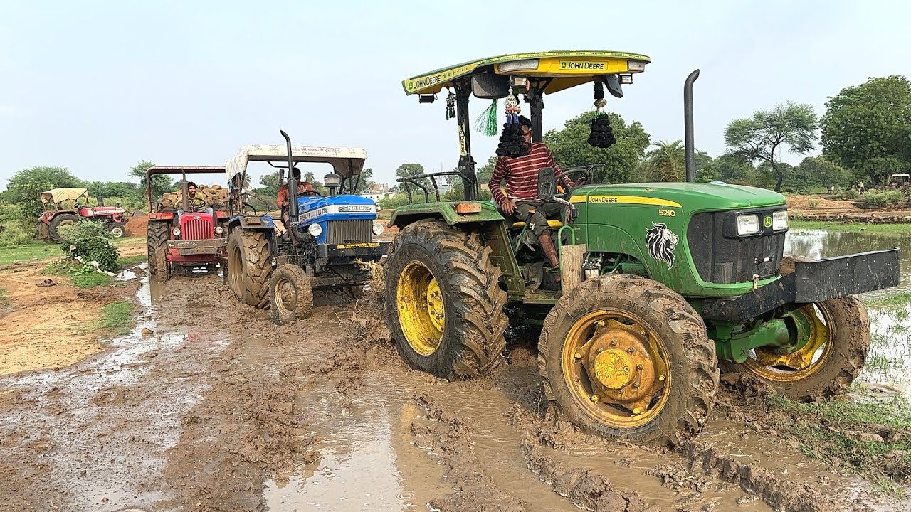 Mahindra 575 Tractor Together Stuck Badly With Trolly Loaded in Mud ...