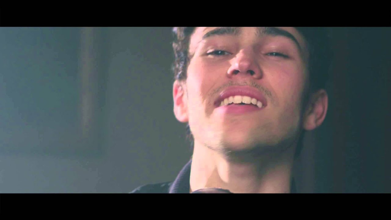 MAX - Mug Shot (Acoustic Version) - YouTube