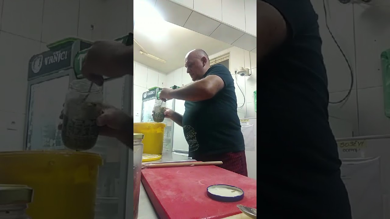 Tomislav Todorovic Balkan chef: How to make homemade Balkan Burger ...