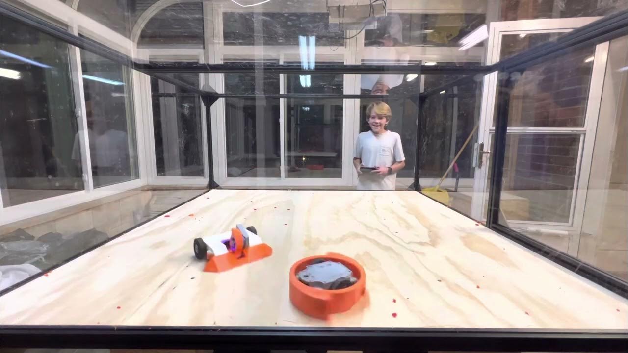 1 pound antweight plastic battlebot fight Irkin vs. Squirrelcane Dec ...