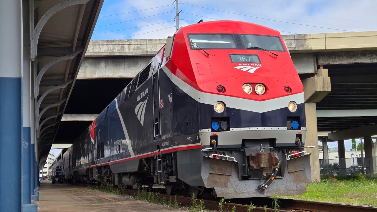 Amtrak 1 sunset limited through Richmond TX - YouTube