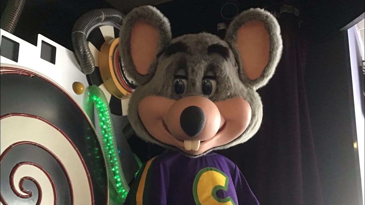 Another video took of the Chuck E. Cheese animatronic! Studio C! - YouTube