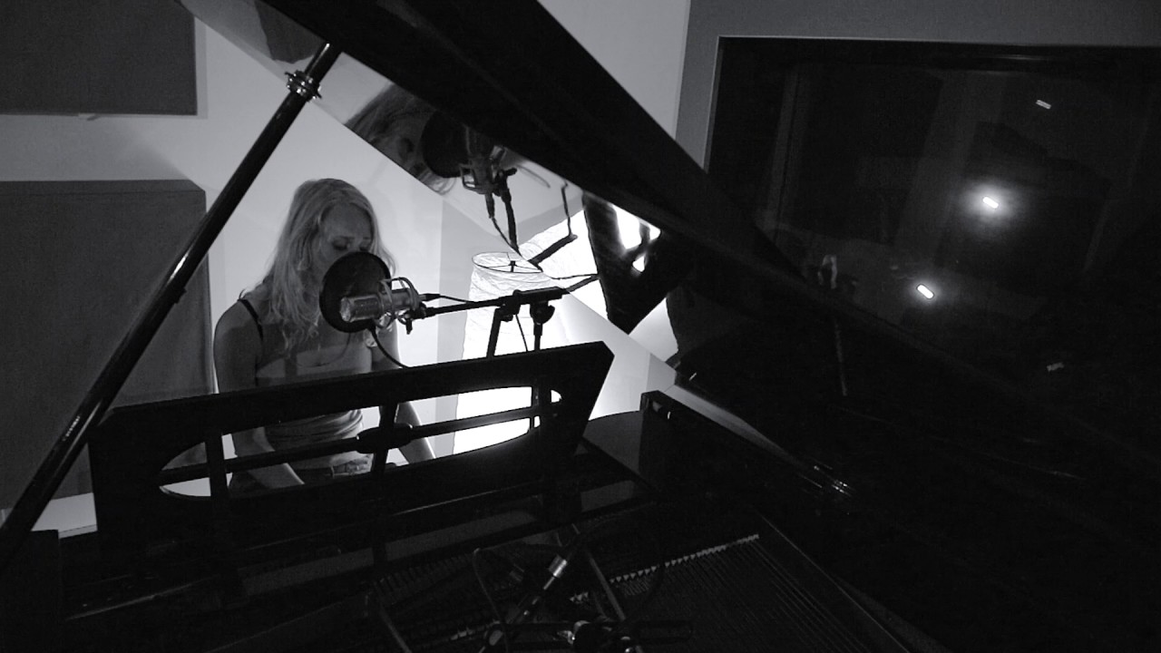 Isabelle Gebhardt - Who Am I (Song for Alice) - YouTube