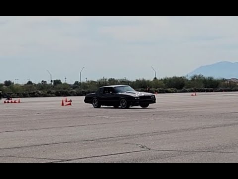 Patrick lifting a front tire on course - YouTube