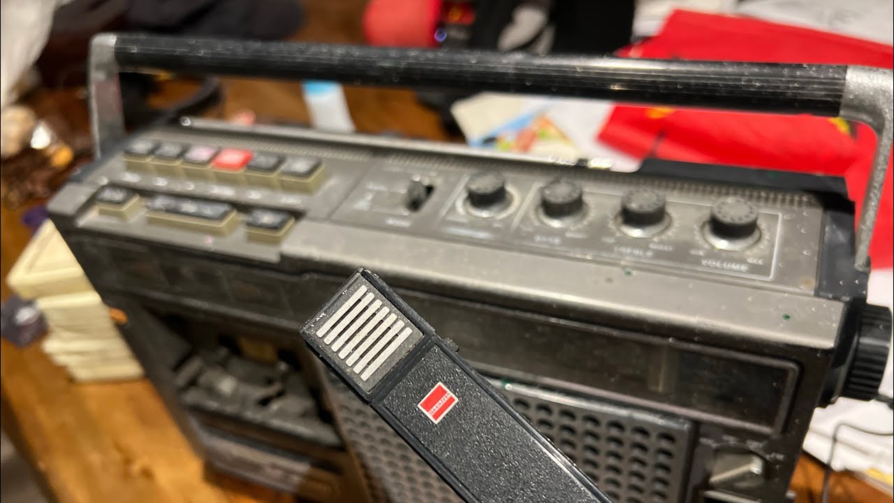 SHARP GF - 6000 cassette player /boombox - YouTube