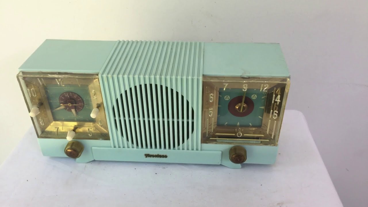 Celeste Blue Mid Century 1952 Firestone Model 4-A-127 Vintage AM Radio ...