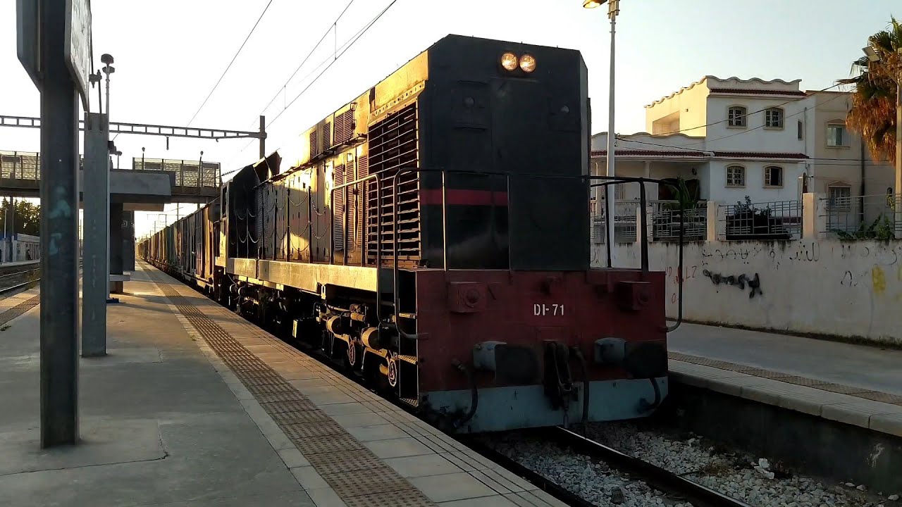 Tunisie : Locomotive DI leading freight Train To sfax 🇹🇳 - YouTube