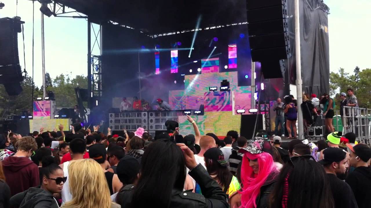 Helicopter Showdown @ I Love This City (Mountain View) - YouTube
