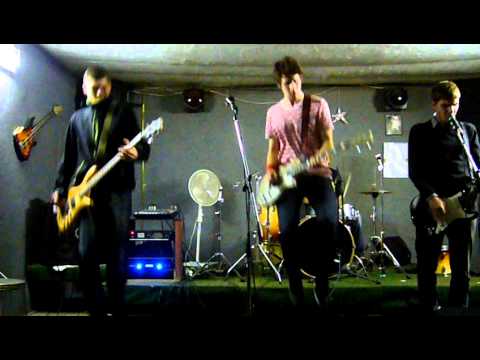 She Looks to Me (Live RHCP Cover)