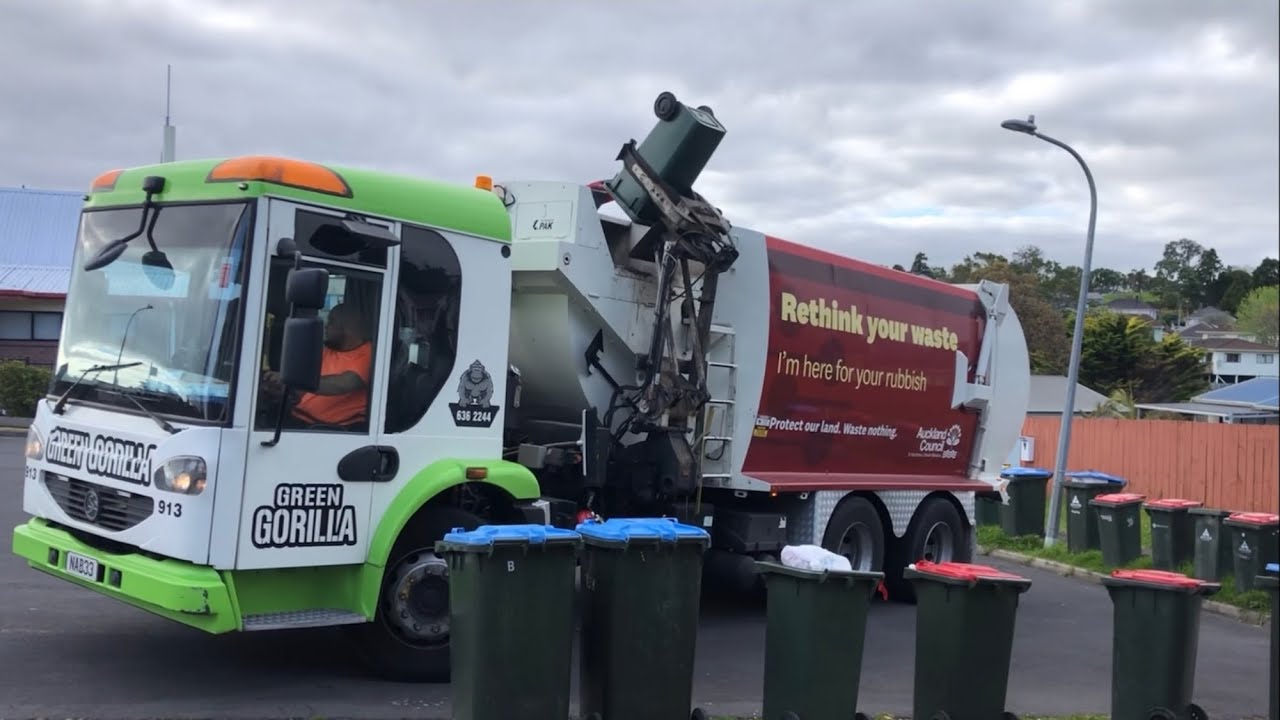 Auckland New Zealand Rubbish Truck, 913 Dennis Green Gorilla, - YouTube