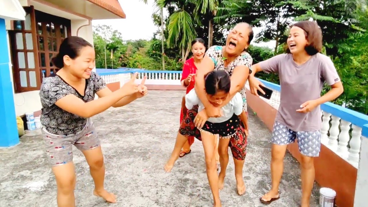 90kg Mother PIGGYBACK Challenge l PIGGYBACK l Funny Challenge l Funny ...