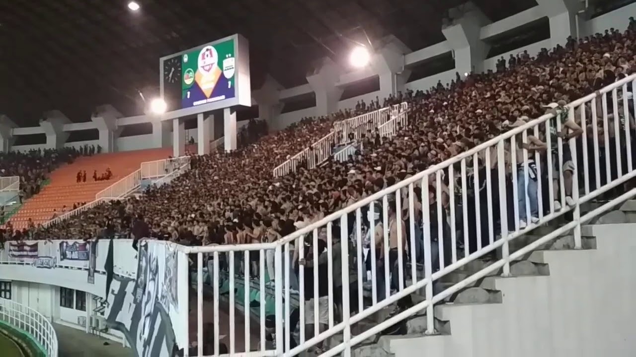 ULTRAS PERSIKABO CURVA SUD (UPCS). - YouTube