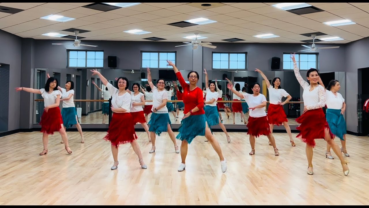 It's Christmas Time Line Dance with Laura - YouTube