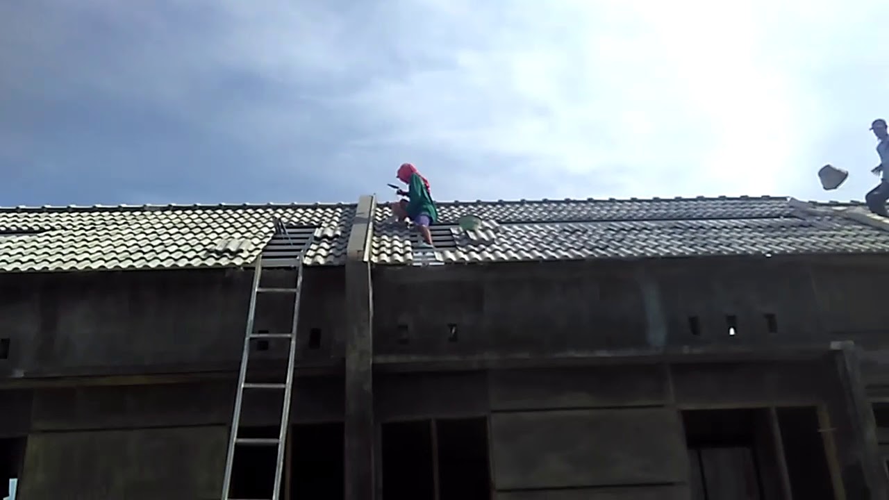 Pemasangan ban banan rumah - YouTube