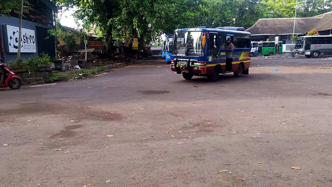 Bus Ramayana patas jogsem keluar terminal jombor - YouTube