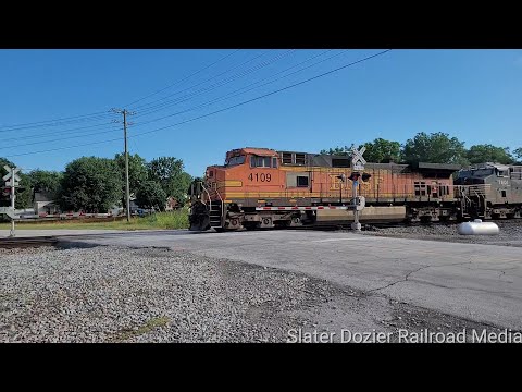 BNSF 4109 leads NS 265 by CP Beaumont in Spartanburg, SC: 6/18/22 - YouTube