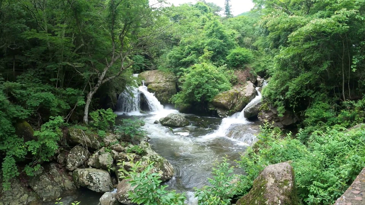 【4K】 Healing waterfall 癒しの滝 - YouTube