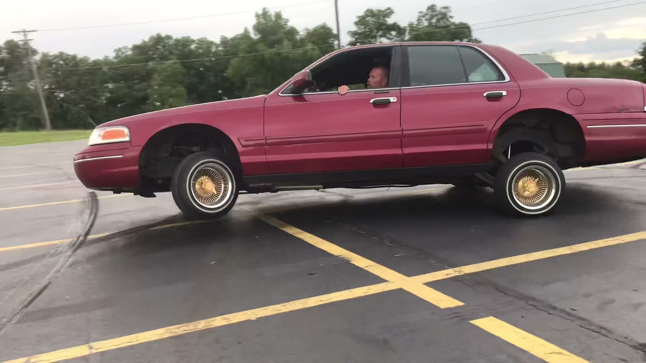 crown victoria lowrider 3-wheel - YouTube