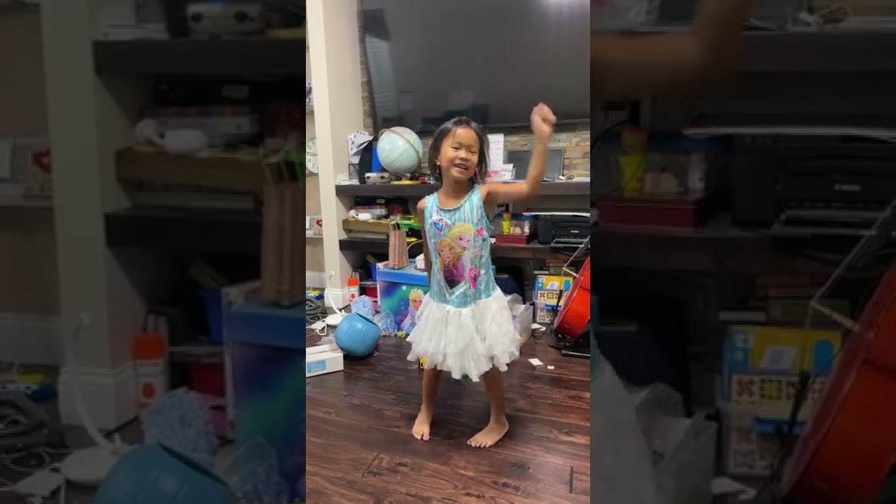 Kids dancing - YouTube