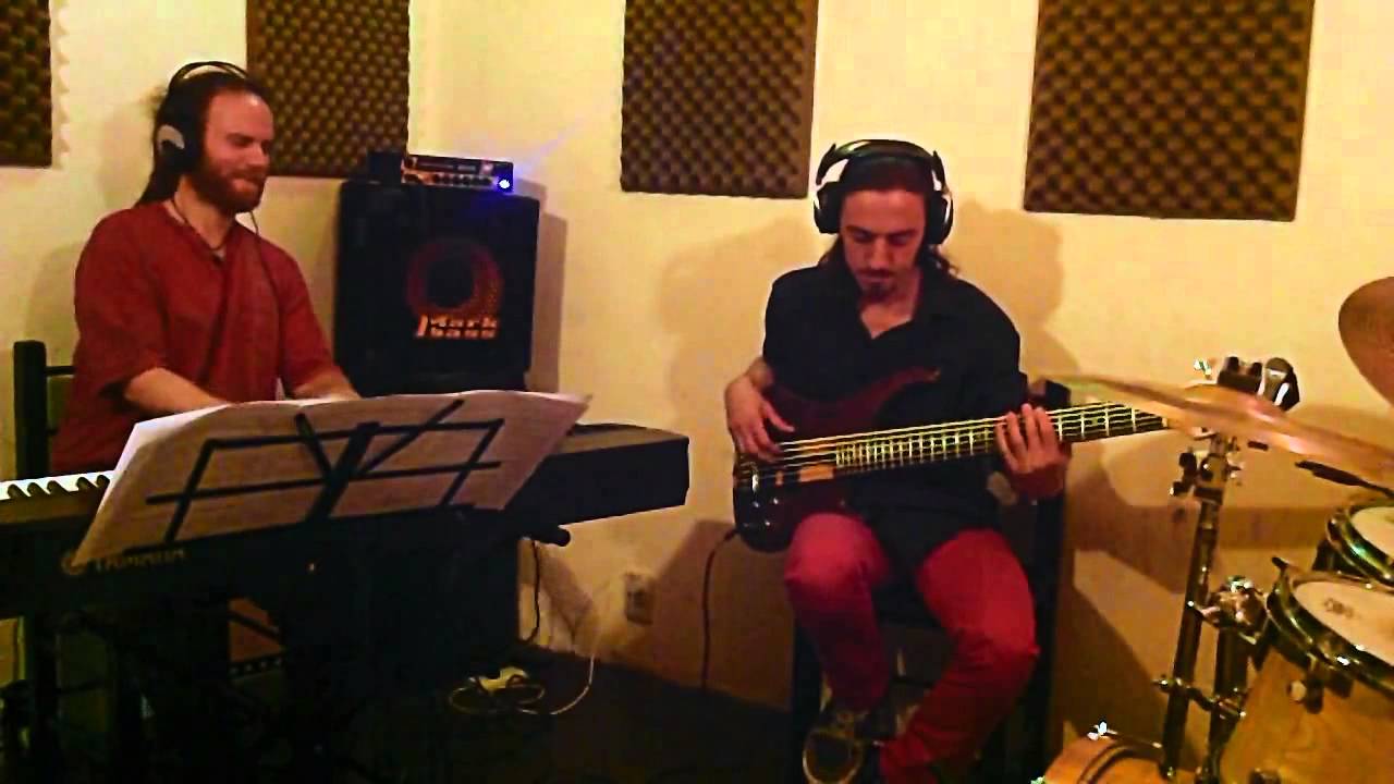 Daniel Corrado. Baterias Mus Luthier - YouTube