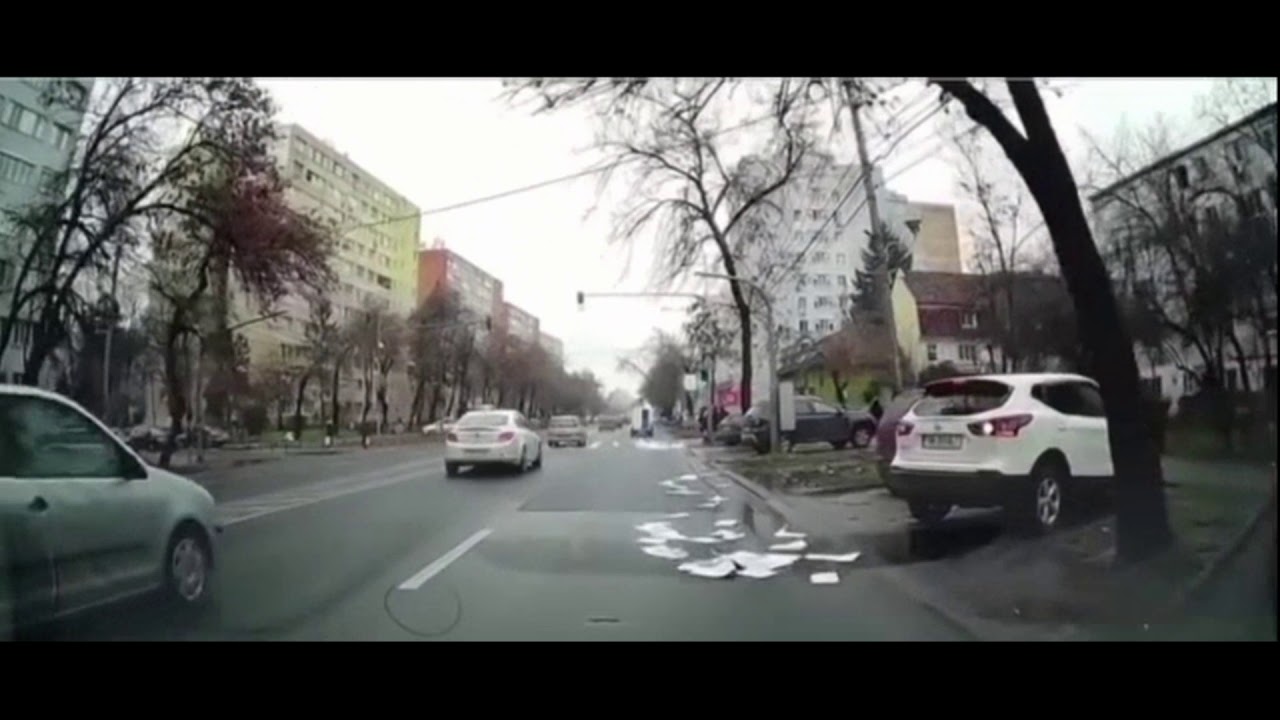 Funny Romanian Courier - Timisoara Calea Sagului - YouTube