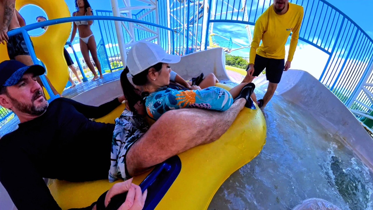 Twist Waterslide at Wet'n Wild – Spinning, Speed & Soaking Fun! - YouTube