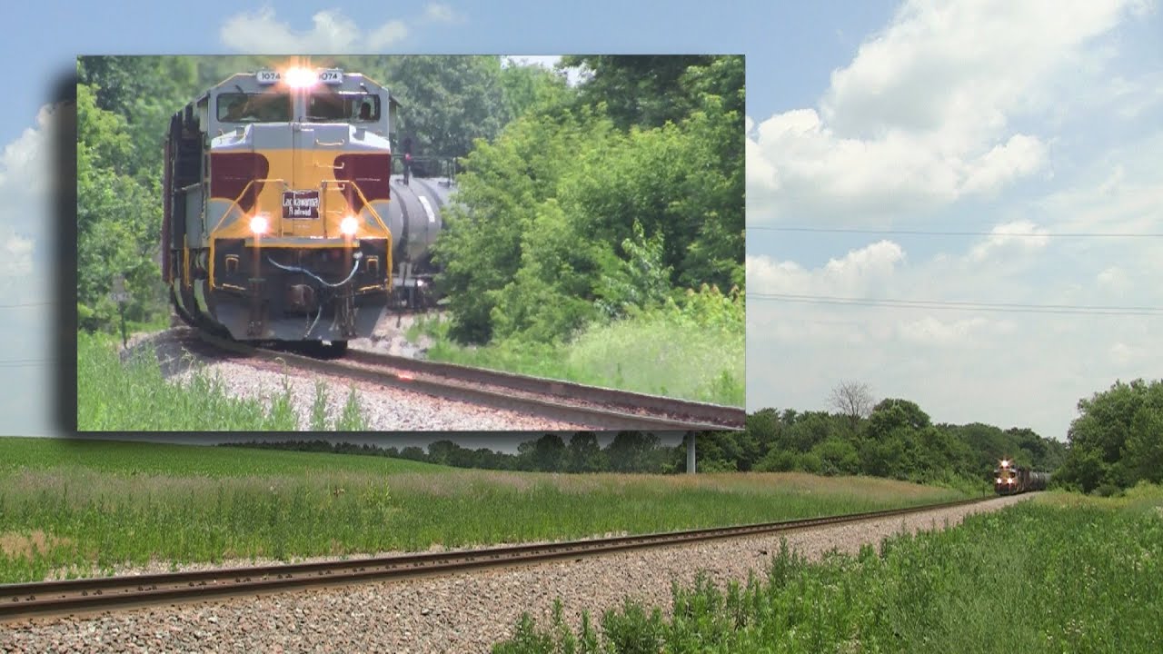 NS 1074 West, the "Lackawanna" Heritage Engine in a Picture in Picture ...