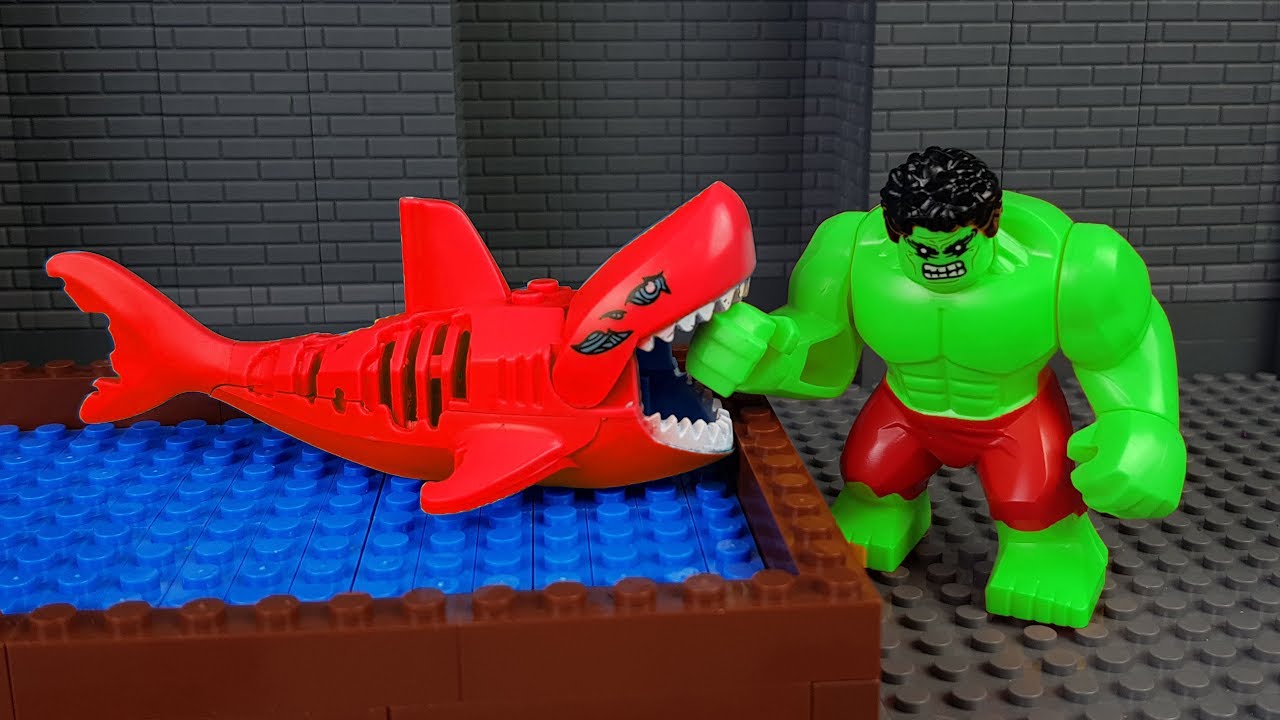 Lego Super Heroes Shark vs Hulk - YouTube