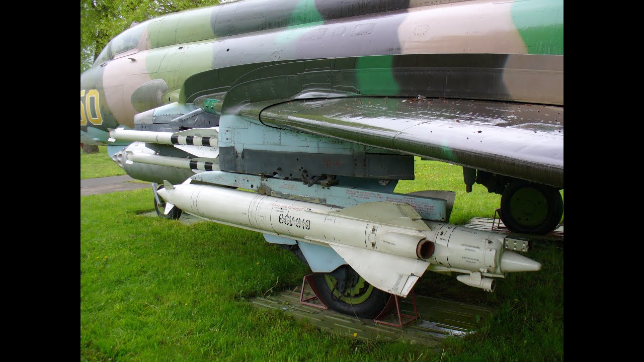 MiG-21, protilodní útok Kh-23 Grom - YouTube