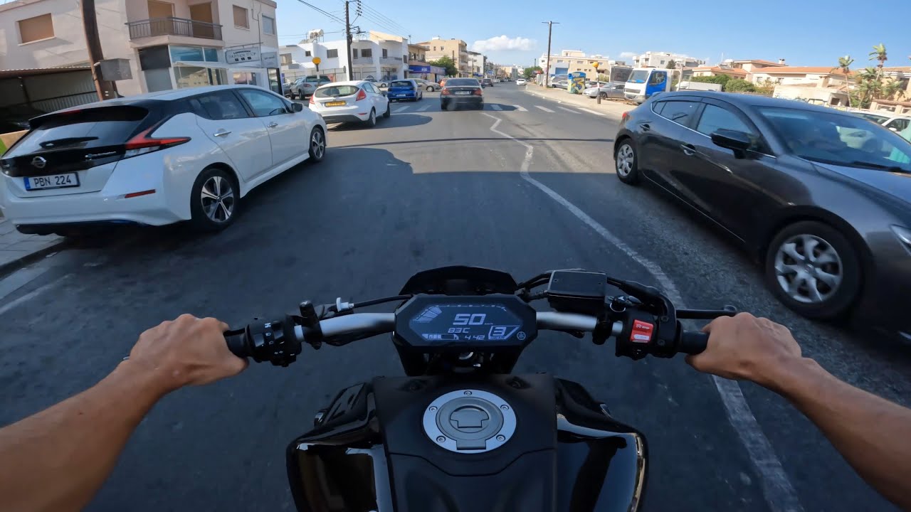 YAMAHA MT-07 PURE SOUND | City Ride - YouTube