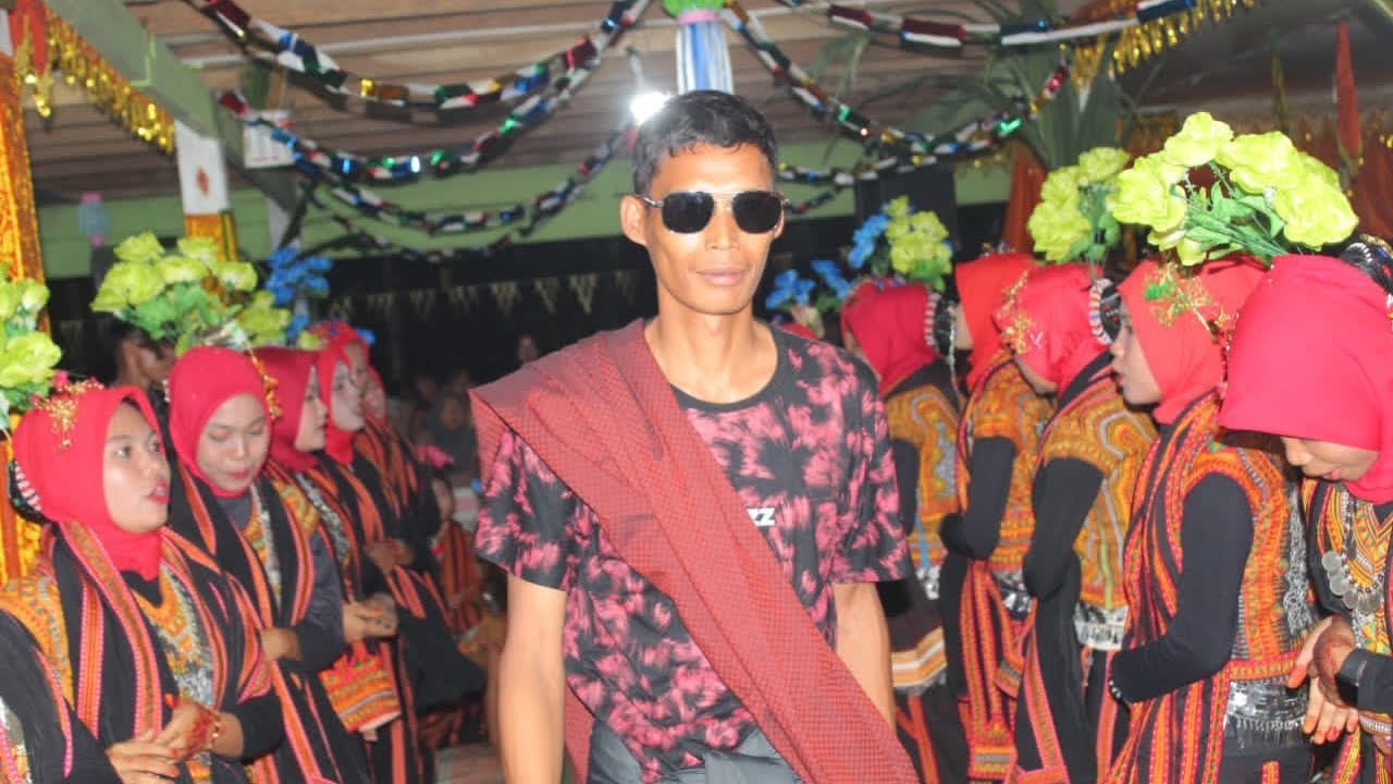 Tari Bines Grup Mawar Serbejadi #tari #budaya #tradisi - YouTube