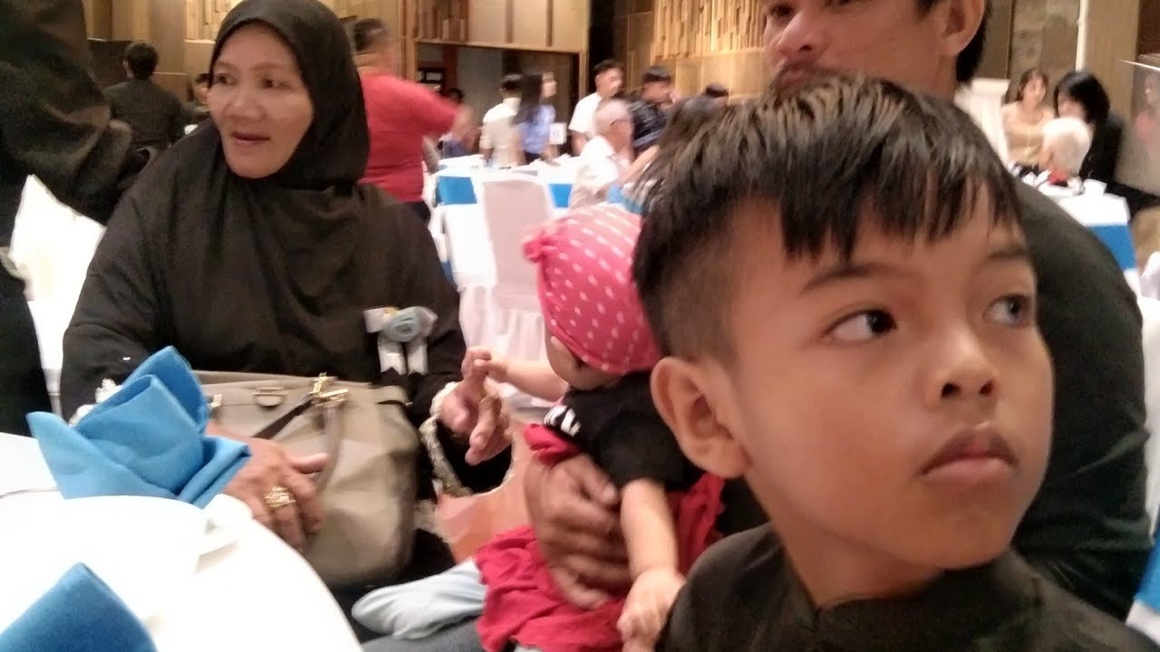 wedding vlog #4 - DEWAN LAZENDA HOTEL dinner - YouTube