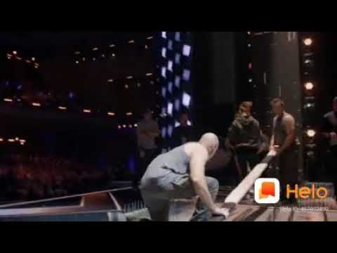 Extraordinary performance - YouTube