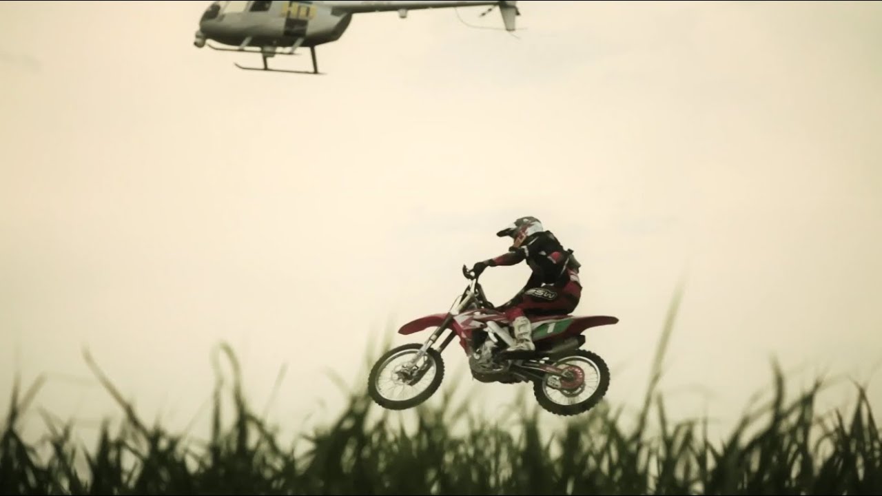 Motocross Race through a Sugarcane Field - Red Bull Cross Choice 2012 ...