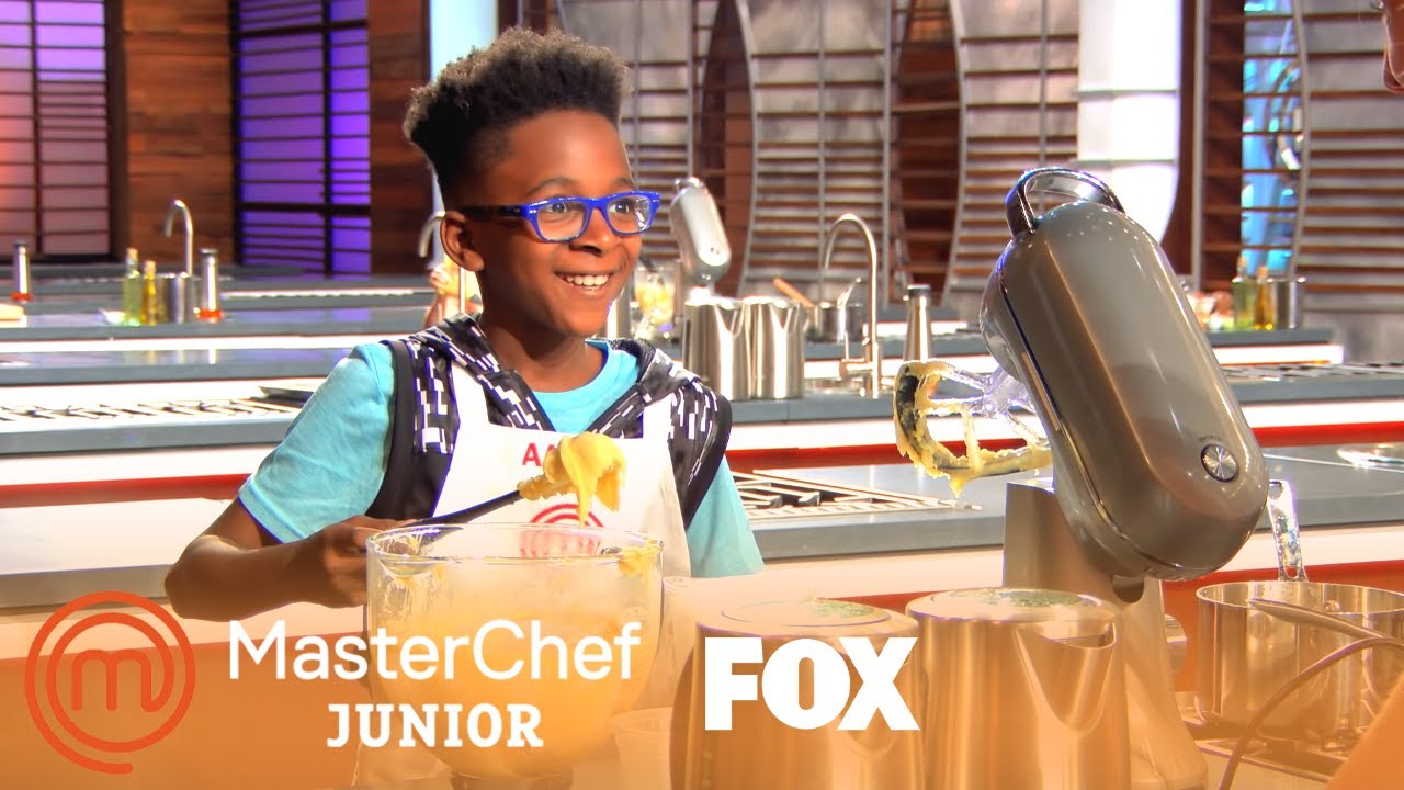Aaron Tells Christina About His Eclairs | Season 7 Ep. 9 | MASTERCHEF ...