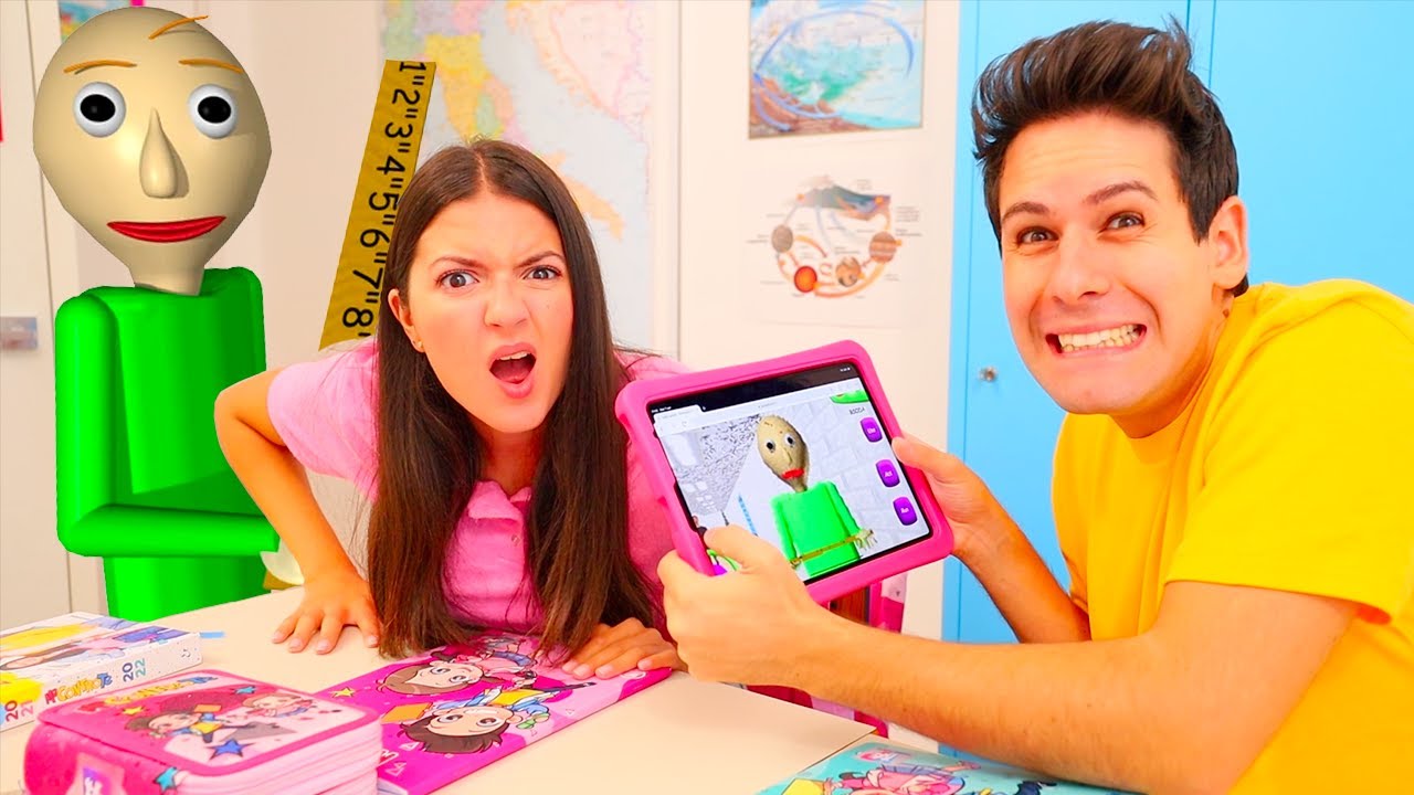 SOFÌ E LUÌ GIOCANO A BALDI SU ROBLOX A SCUOLA!! | Me contro Te - YouTube