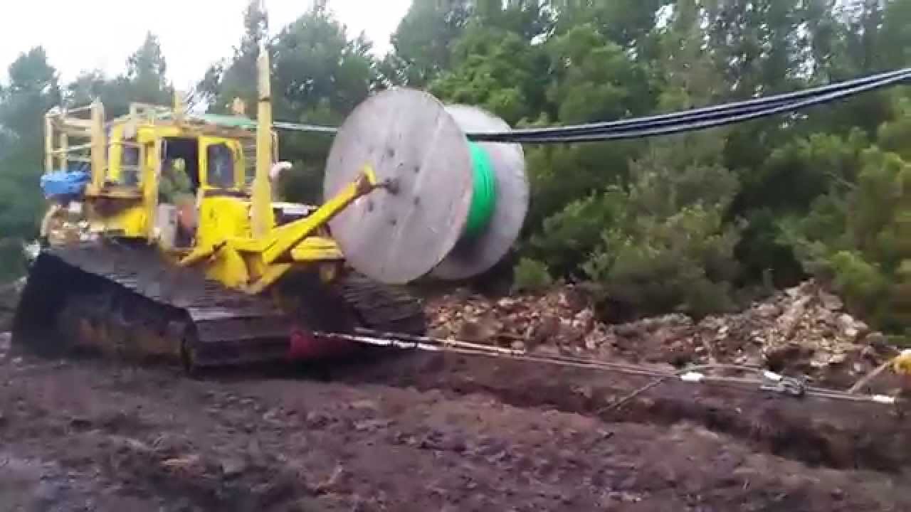 Ploughing in Cable at Dunmaglass 01 - YouTube