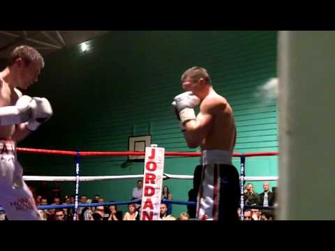 Andrew Lowe v Harry Matthews - YouTube
