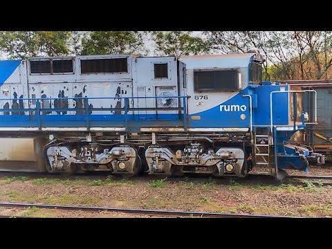 Trem com dupla de ES43BBI da Rumo - YouTube