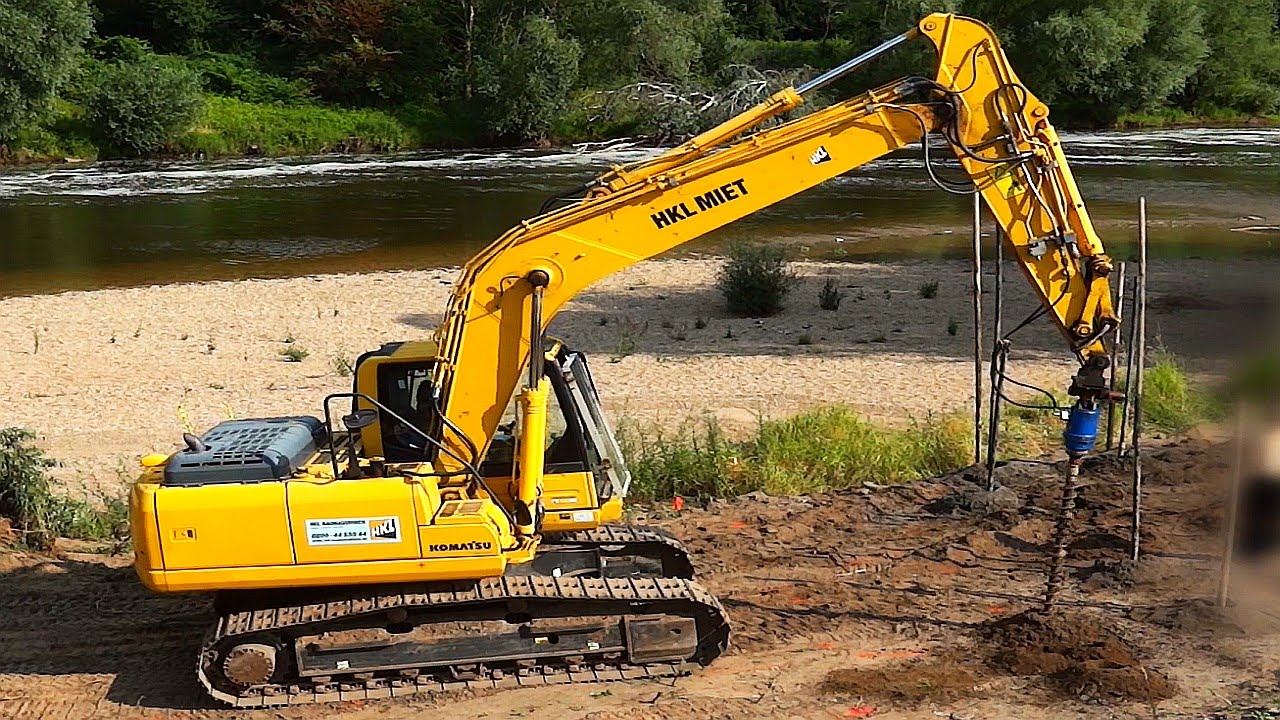 Bohr Bagger im Einsatz - Komatsu digger in Action - YouTube
