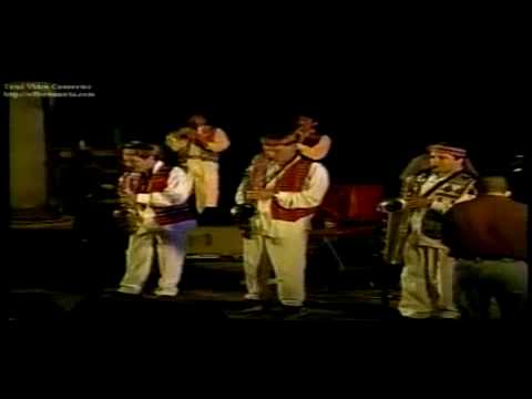 Wayruro - Dos Plumas