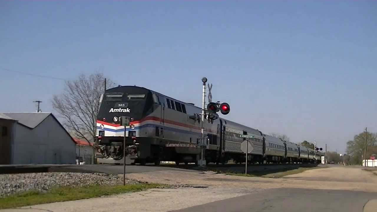 Amtrak Heritage Phase III: Amtrak 145 leads P089 Screaming in Dunn, NC ...