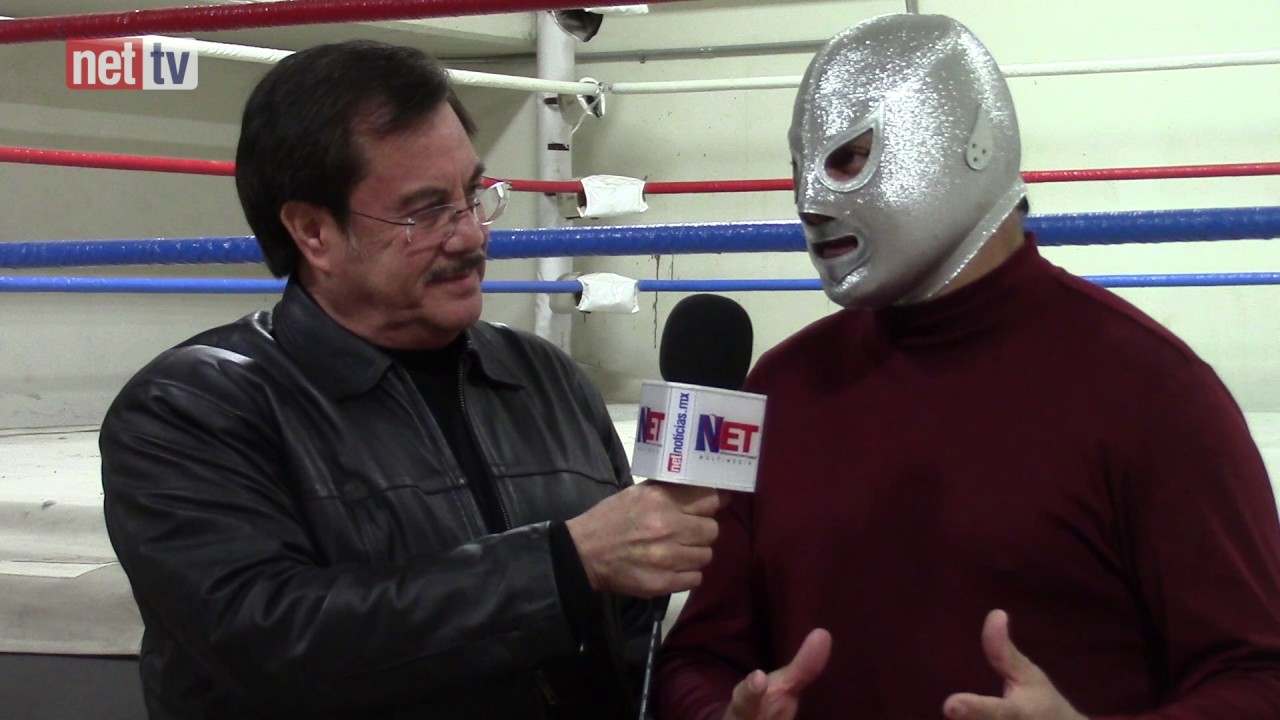 El Hijo del Santo presentó a su hijo Santo Jr. en esta frontera. - YouTube