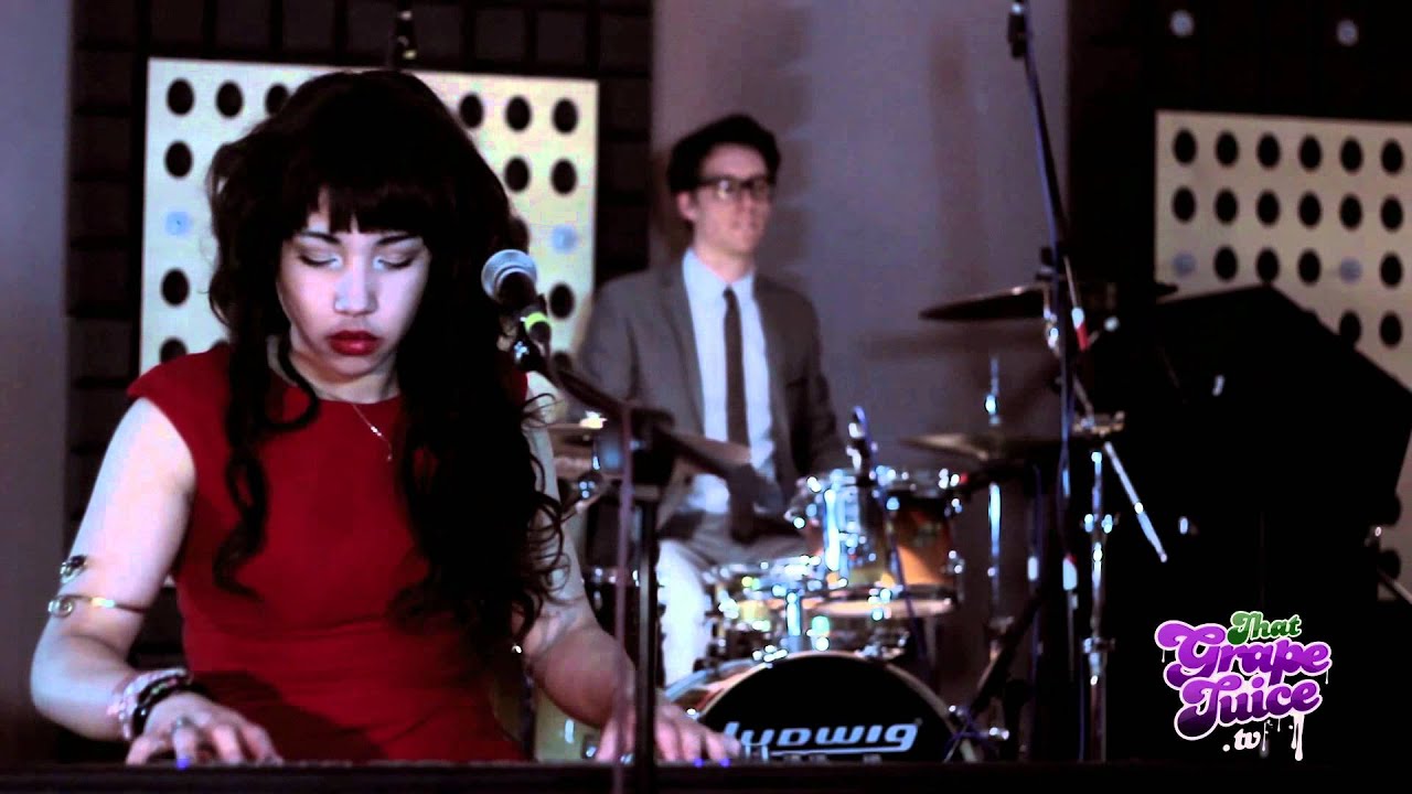 Natalie Duncan - Devil In Me (Live On The Splash) - YouTube