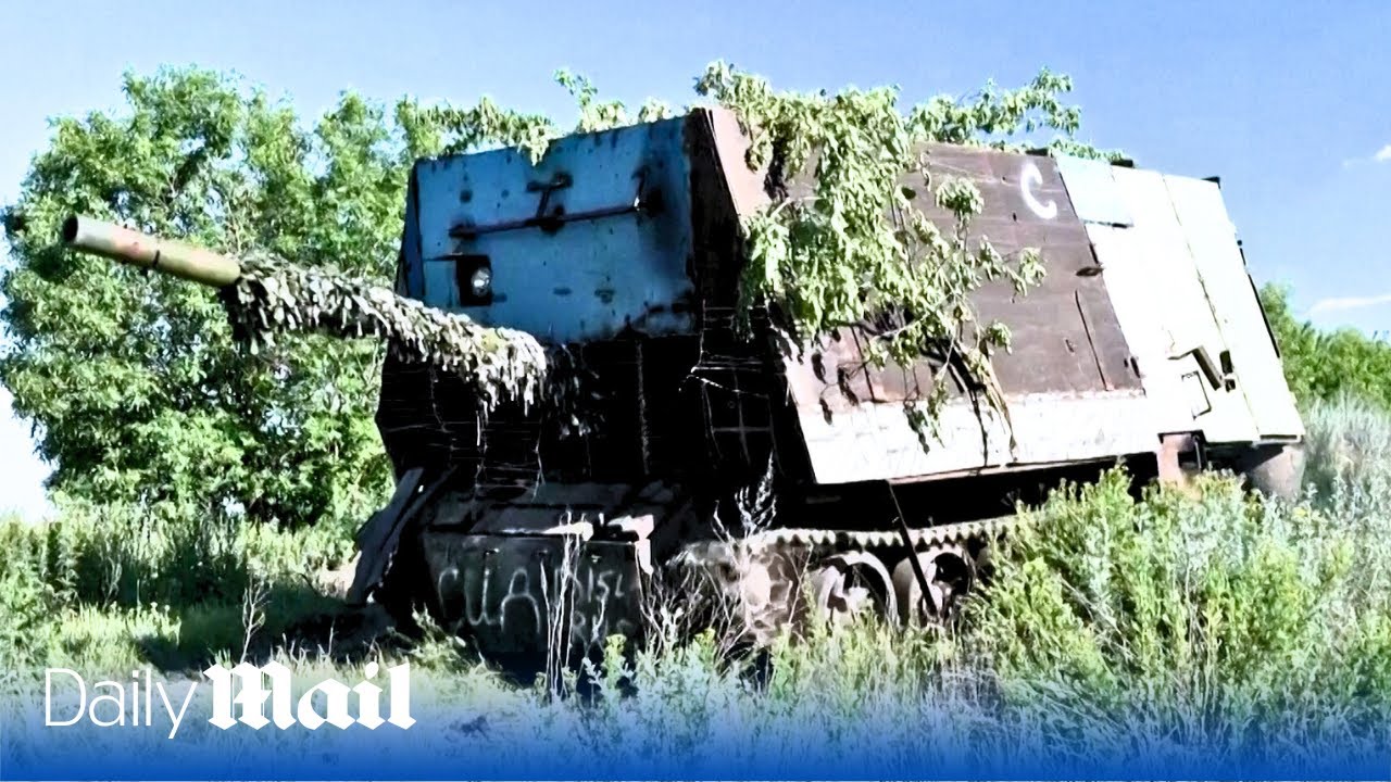Russian 'turtle' tank and its crew is captured by Ukraine soldiers near ...