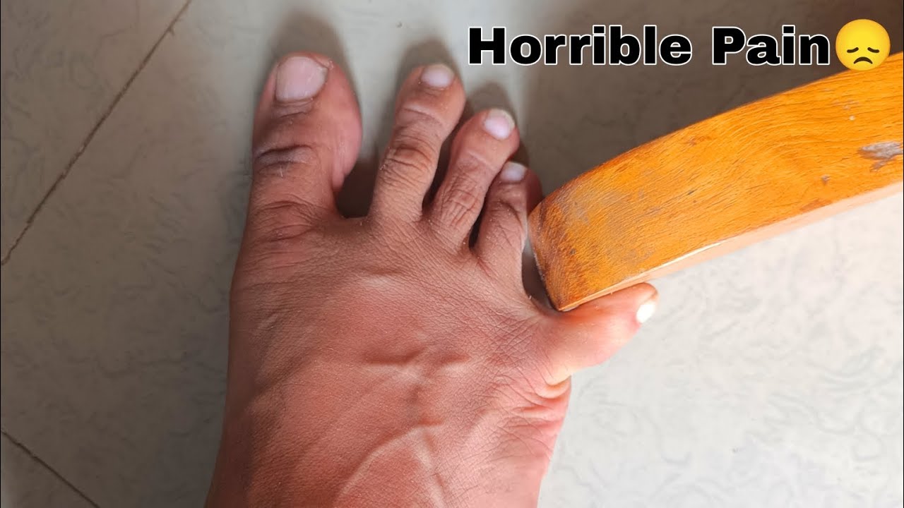 pinky toe hit on the corner of table pain 😭 - YouTube