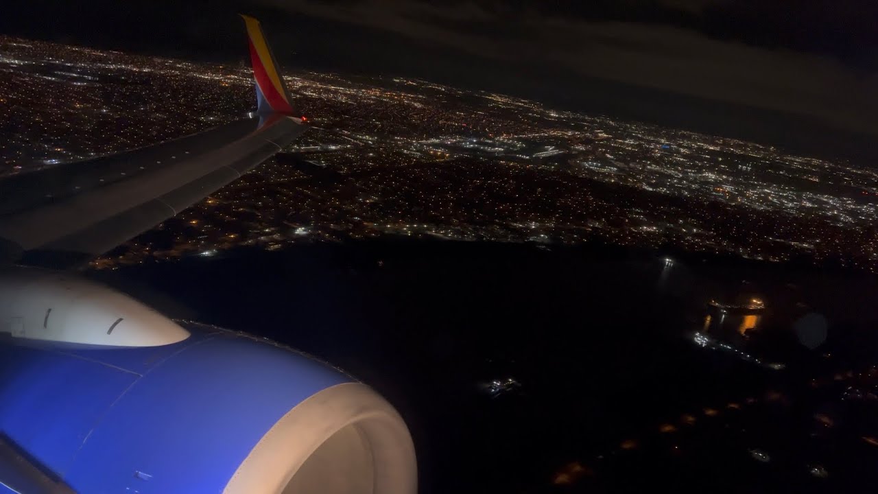 4K | Southwest Airlines Boeing 737-800 (N8541W) Early Morning Engine ...