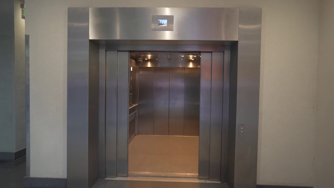 Poland, Kraków, Dworzec Autobusowy, COLOREX LIFT - YouTube